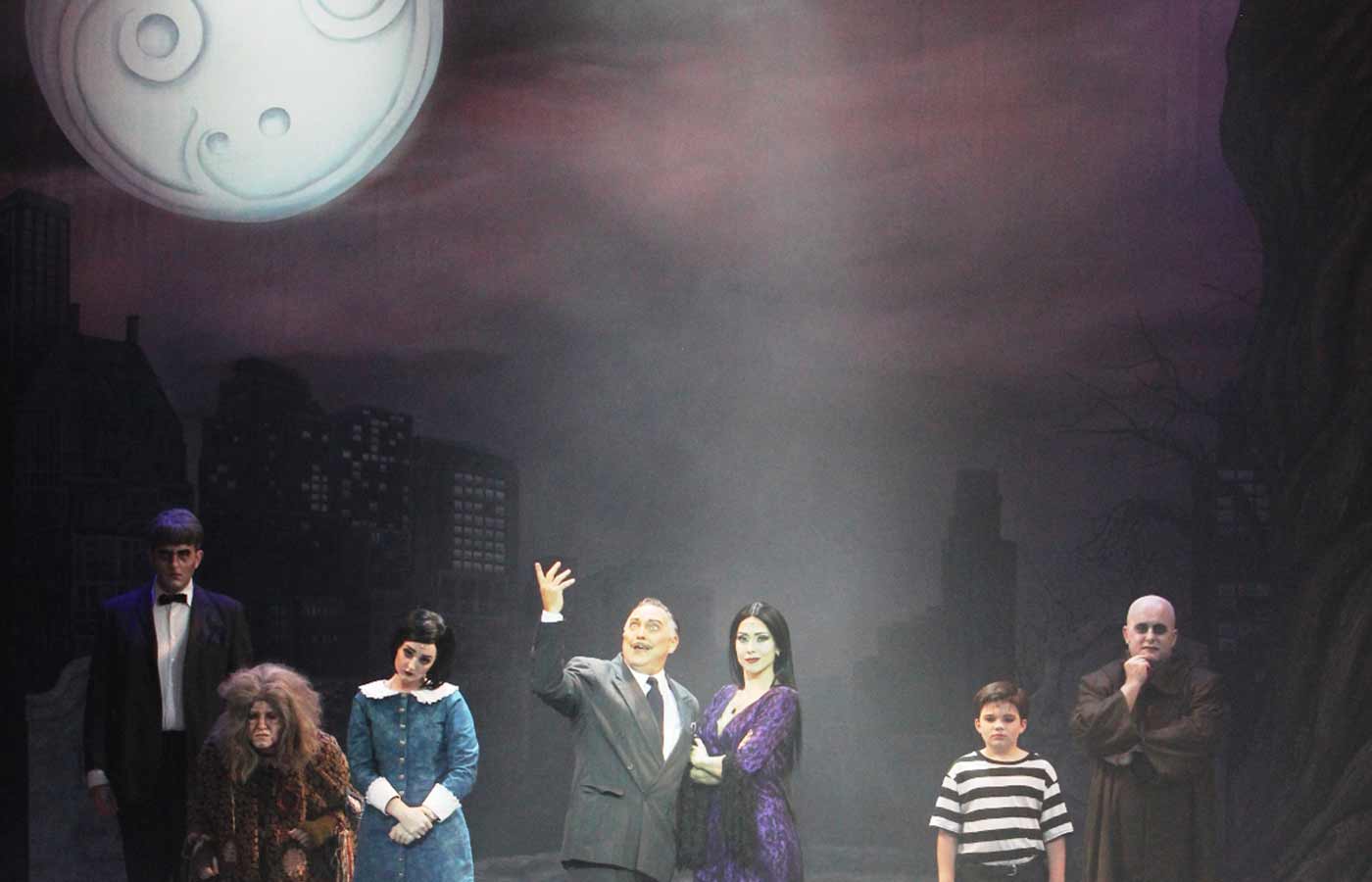 Set Pictures | Addams Family Set Rental | Stagecraft Theatrical | 1-800 ...